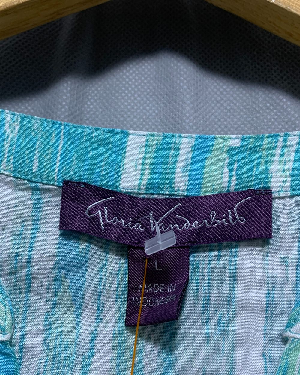 Gloria Vanderbilt Blue For Women Top L – ThriftQueen.pk